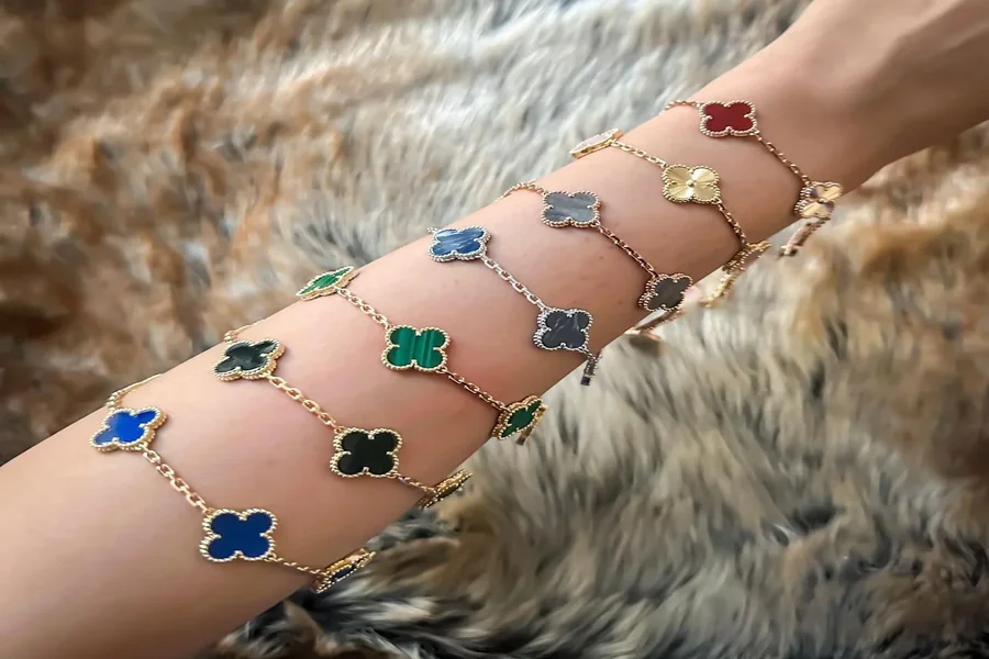 Van Cleef Clover Bracelet A Timeless Symbol of Luck and Elegance